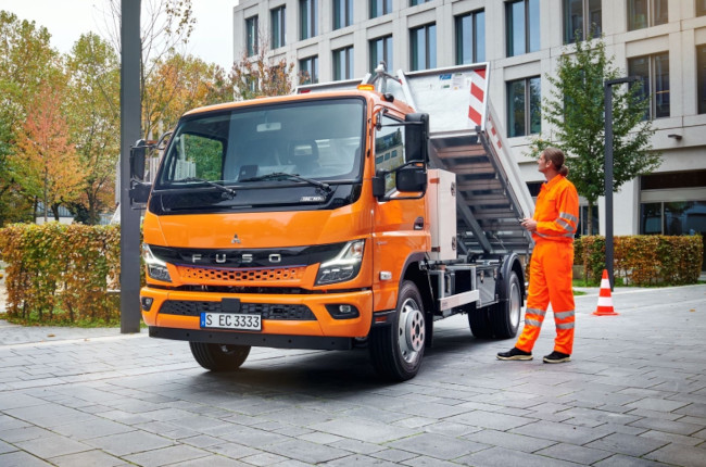 Fuso presents its 2023 eCanter tipper for construction in Europe ...